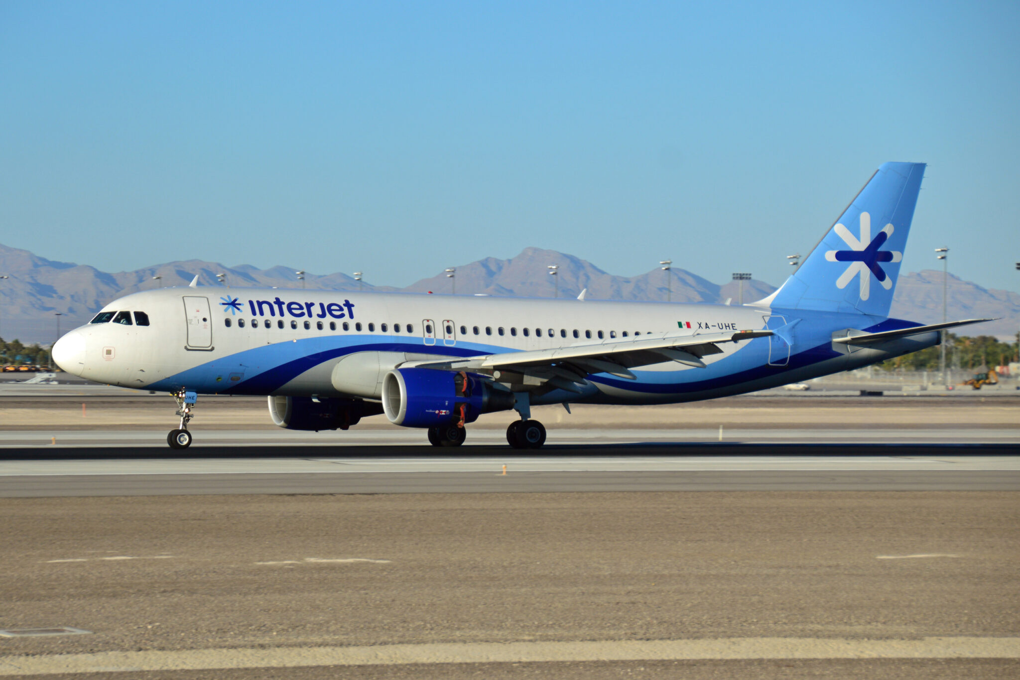 Interjet ha trasladado a más de 1.100 pasajeros en vuelos solidarios a ...