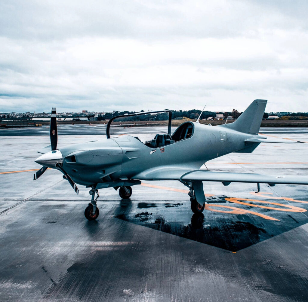 Blackshape presenta el nuevo entrenador BK160 en EAA AirVenture Oshkosh ...