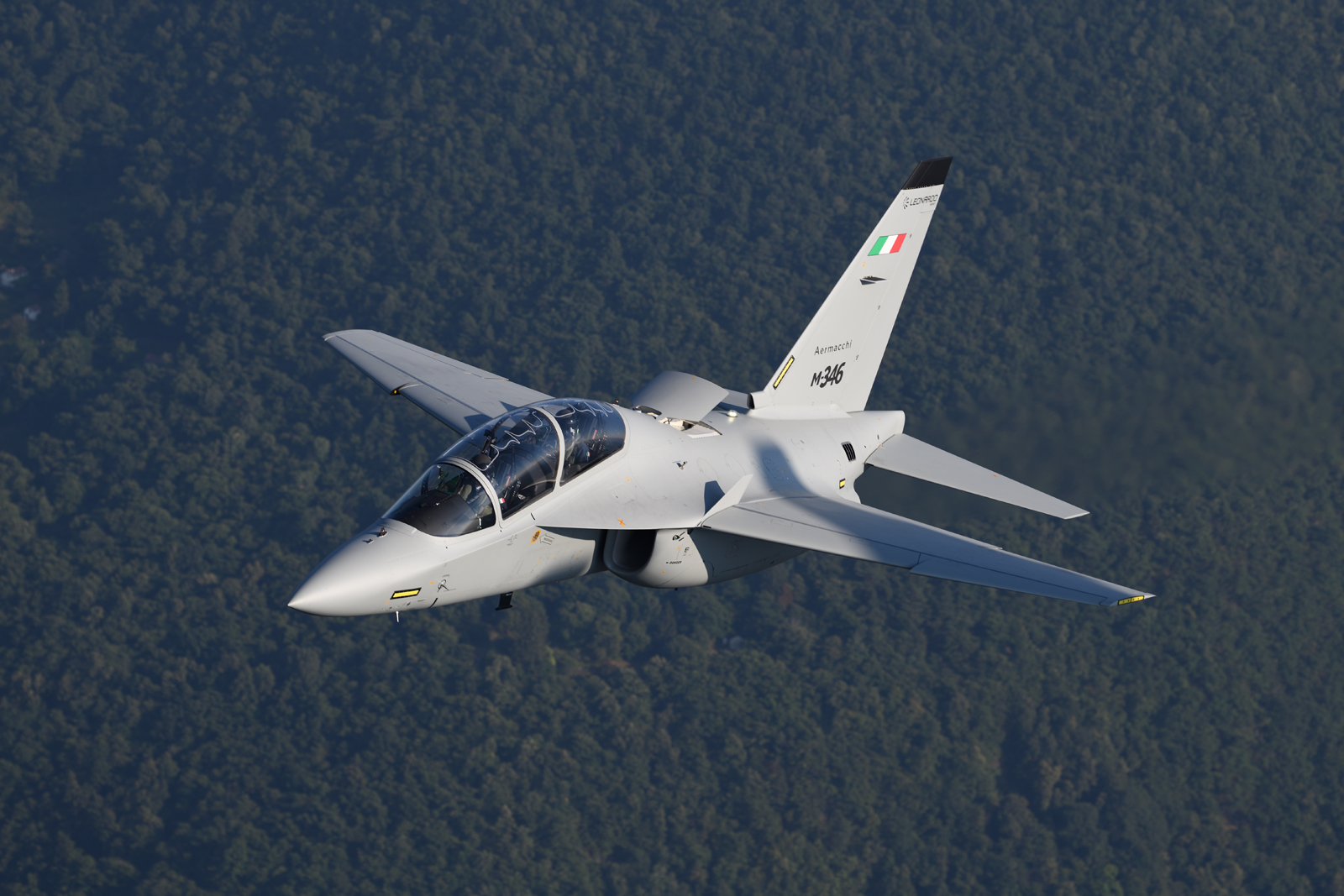 Un avión, dos soluciones - AeroErmo