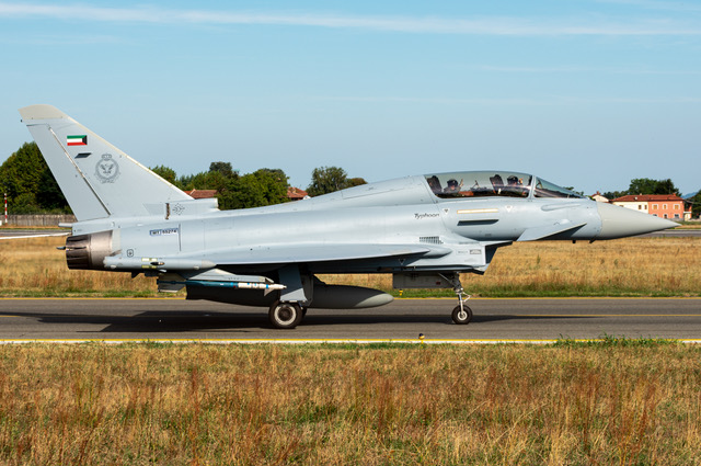 El quinto y sexto Eurofighter Typhoon aterrizaron en Kuwait - AeroErmo