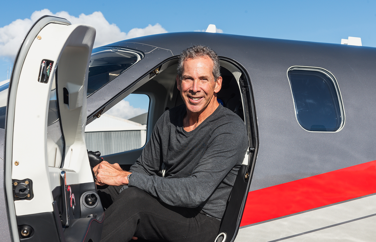 El avión número 100 de Daher con motor turbohélice TBM 960 se entrega a ...