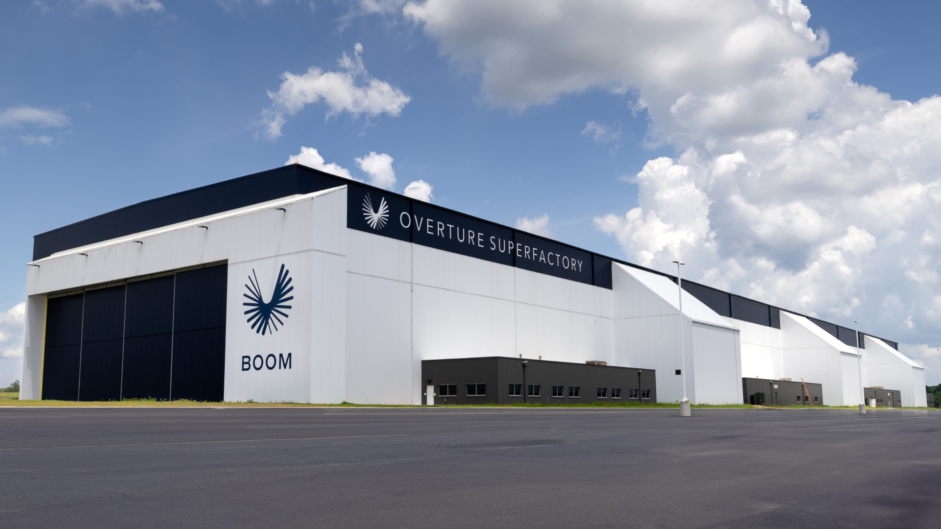 Boom Supersonic completa la construcción de Overture Superfactory ...