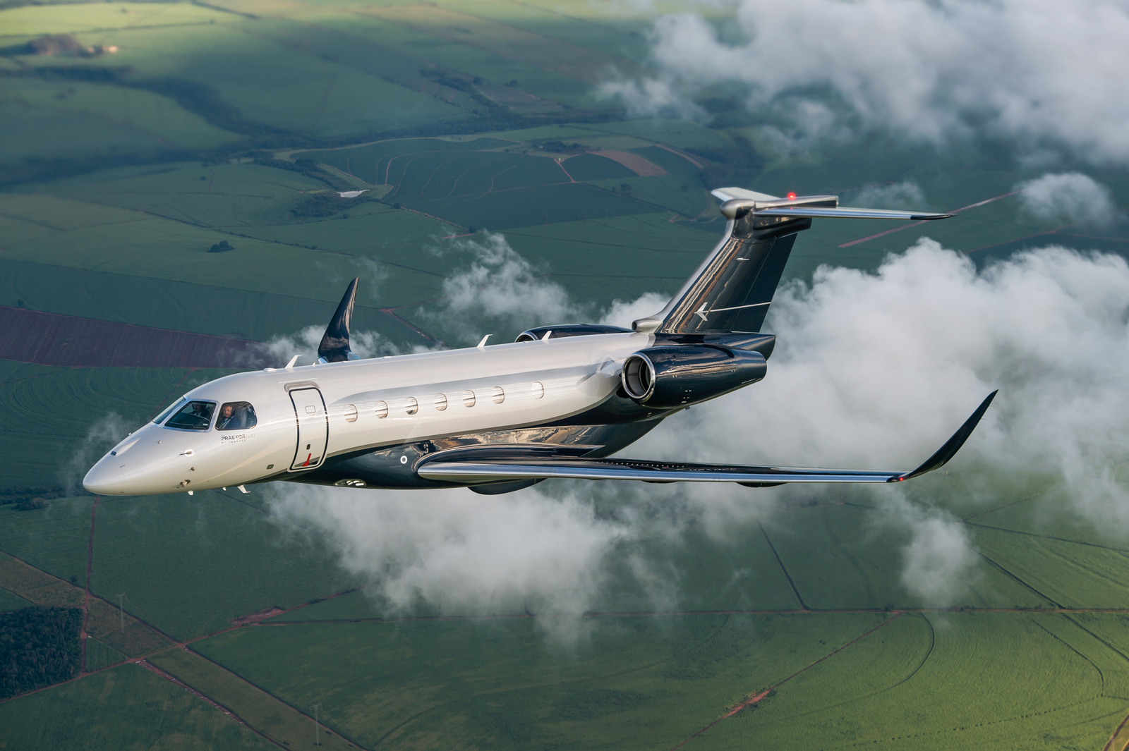 Embraer lleva los Phenom 100EX, Phenom 300E y Praetor 600 a LABACE 2024 ...