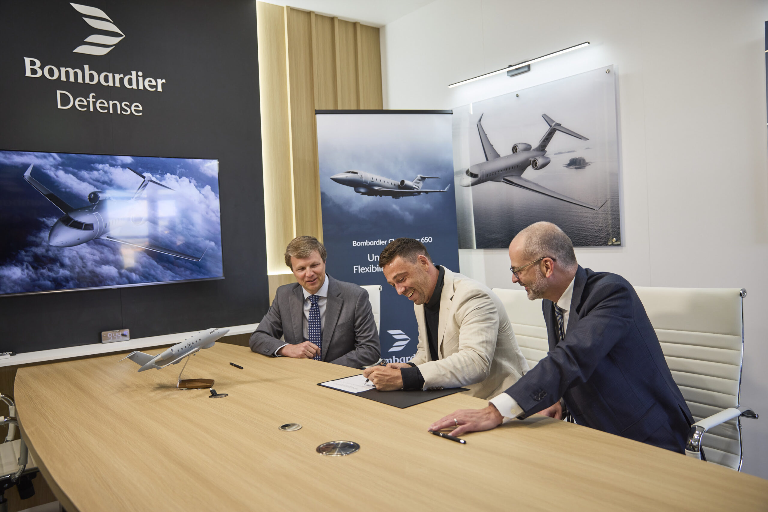 Bombardier Defense anuncia el pedido de dos aviones Challenger 650 ...